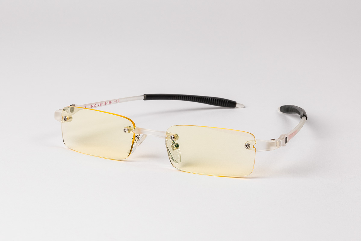 Läsglasögon - Köp läsglasögon hos din optiker - Glasögonmäster